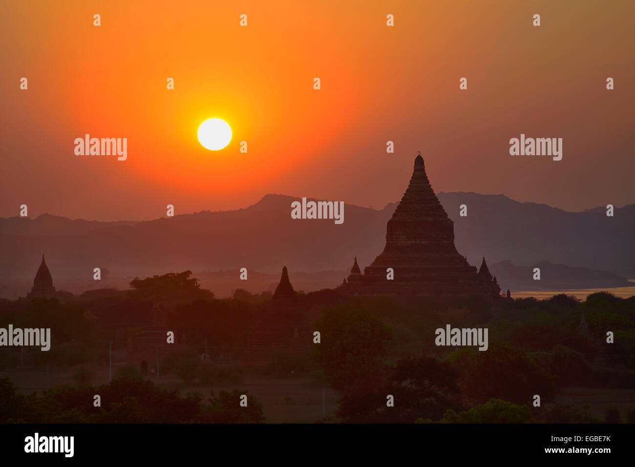 Bagan nighttime hi-res stock photography and images - Alamy