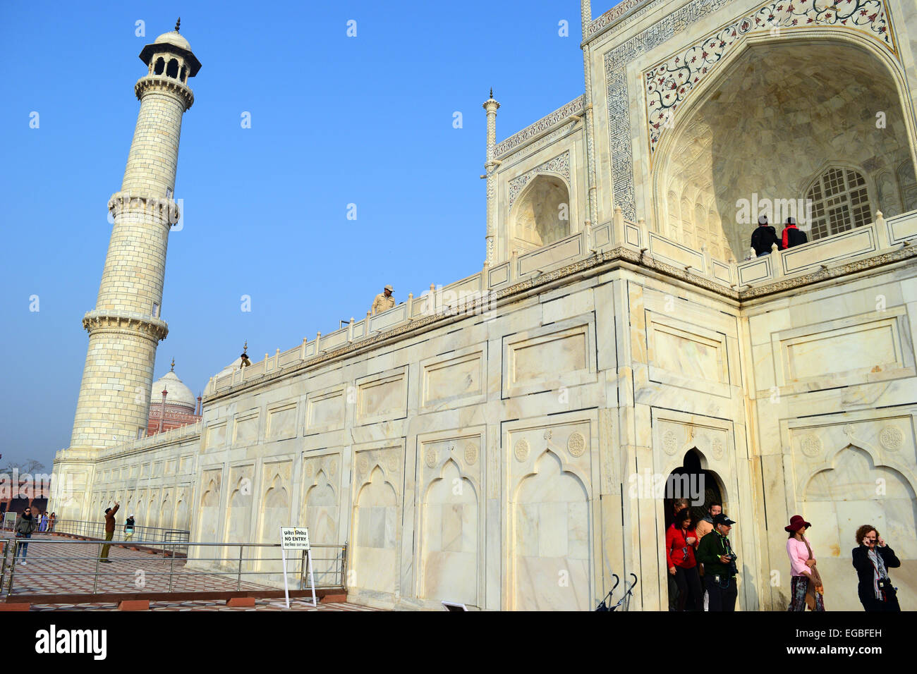 Taj mahal Tourists Visiting the World Wonder Taj Mahal India Stock ...
