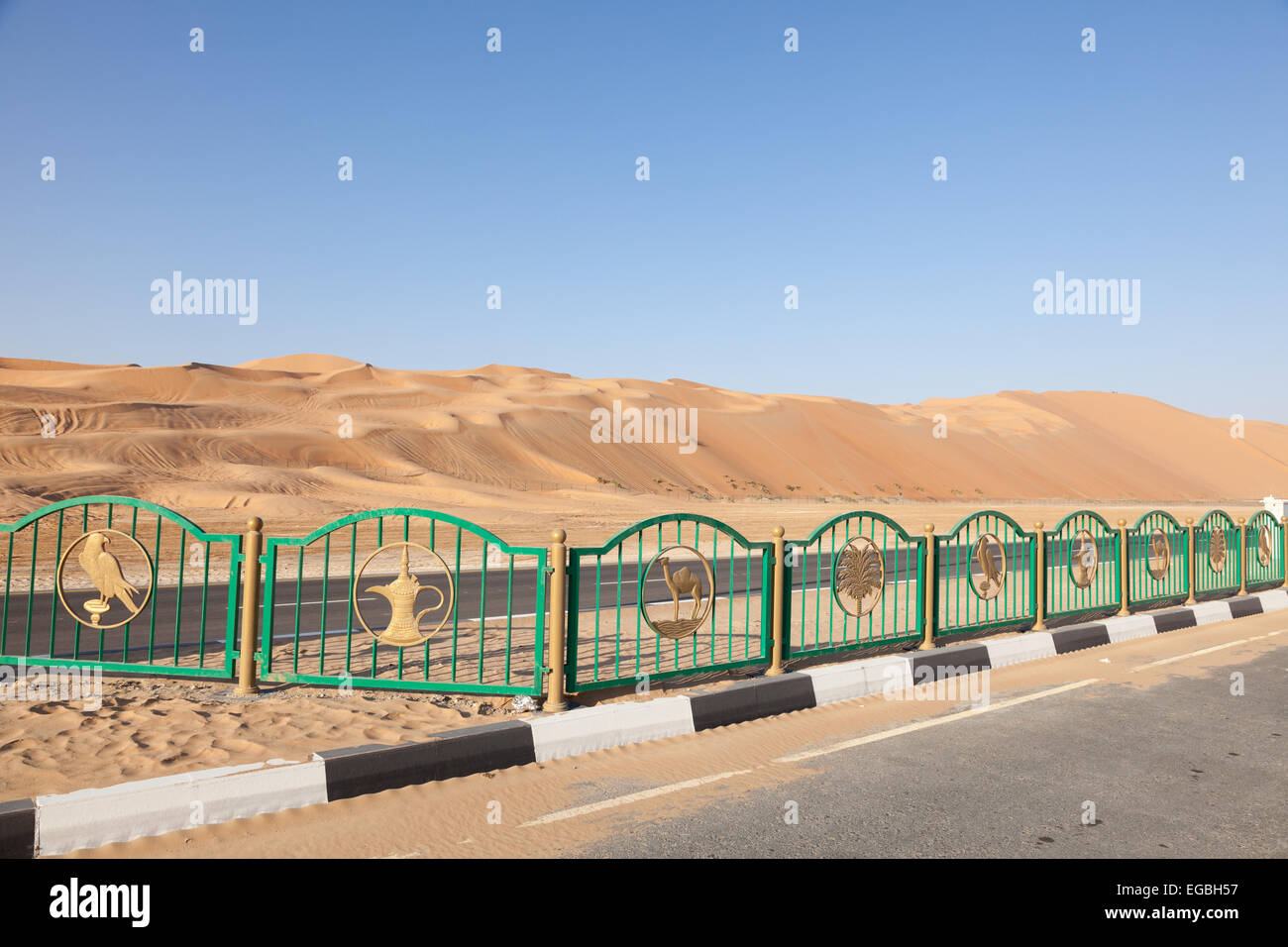 Moreeb dune in Liwa Oasis area, Emirate of Abu Dhabi, United Arab ...