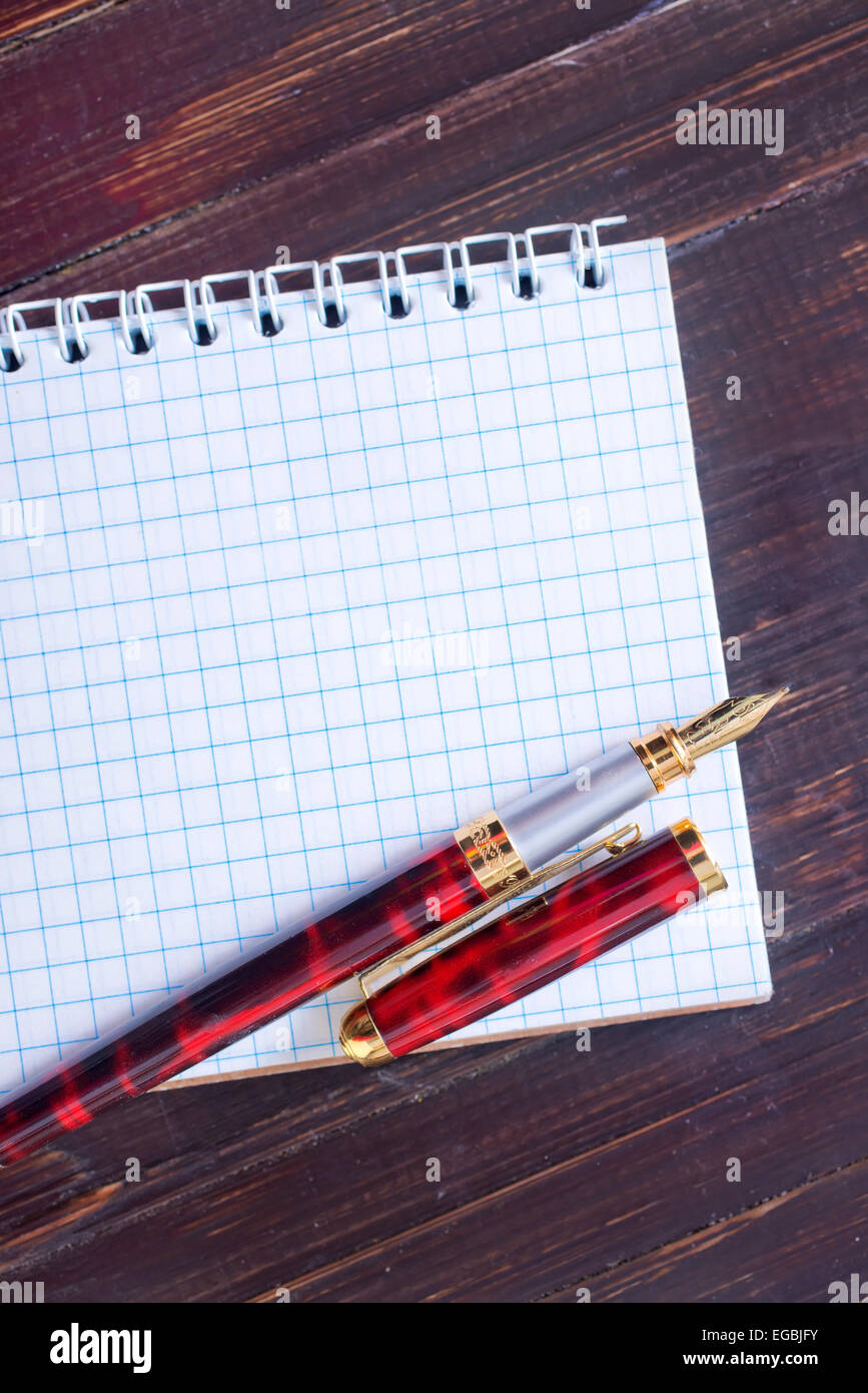 note and pen Stock Photo - Alamy