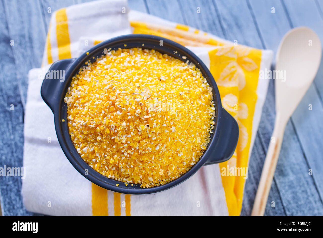 Pop corn and uncooked dry corn hi-res stock photography and images - Alamy