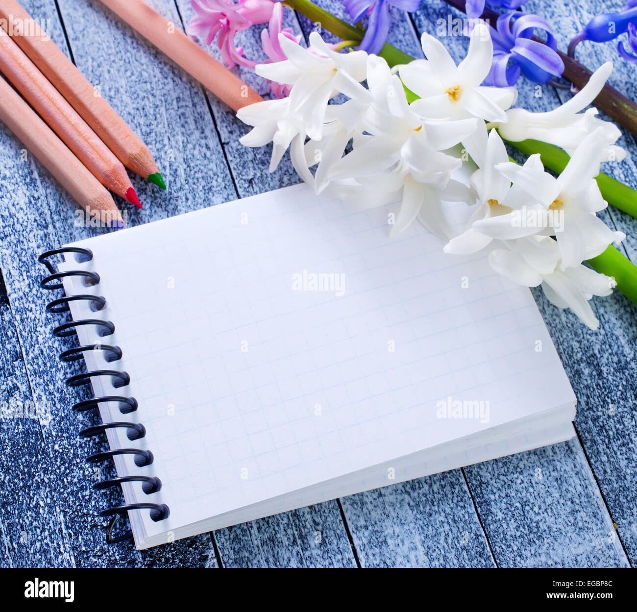 flowers and note Stock Photo - Alamy