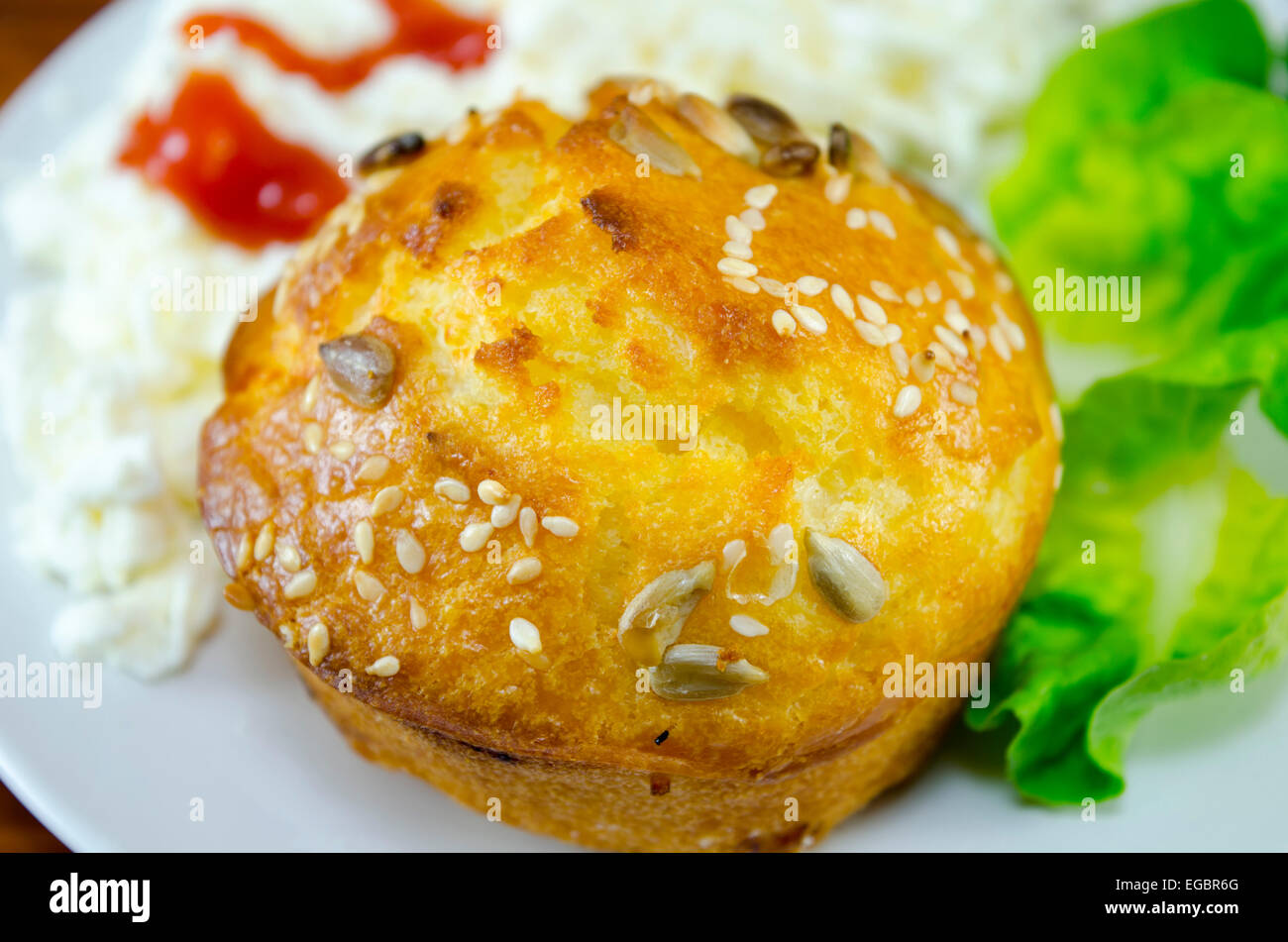 Golden plate hi-res stock photography and images - Alamy