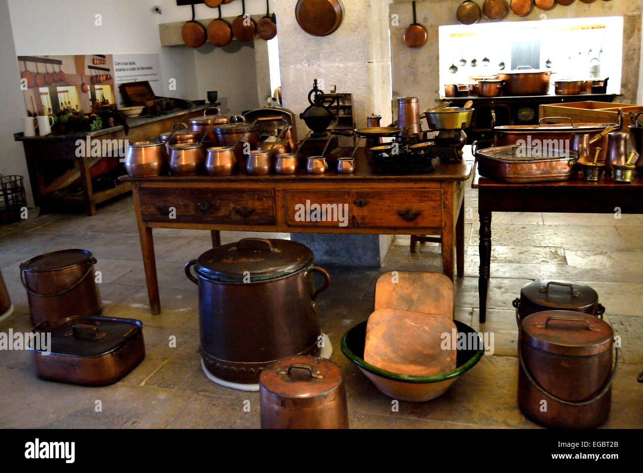 Cooking vessels hi-res stock photography and images - Alamy