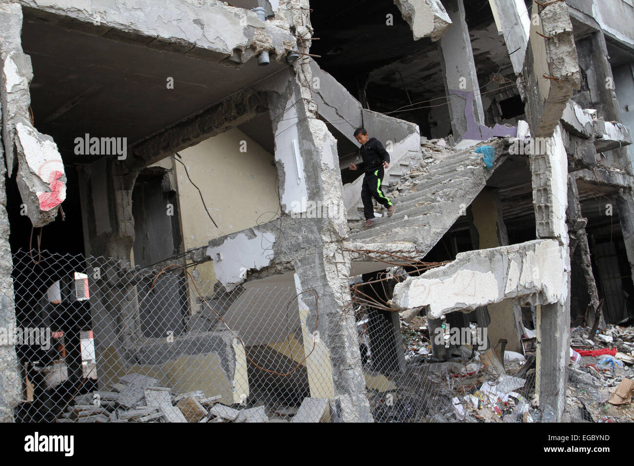 War destoryed homes hi-res stock photography and images - Alamy