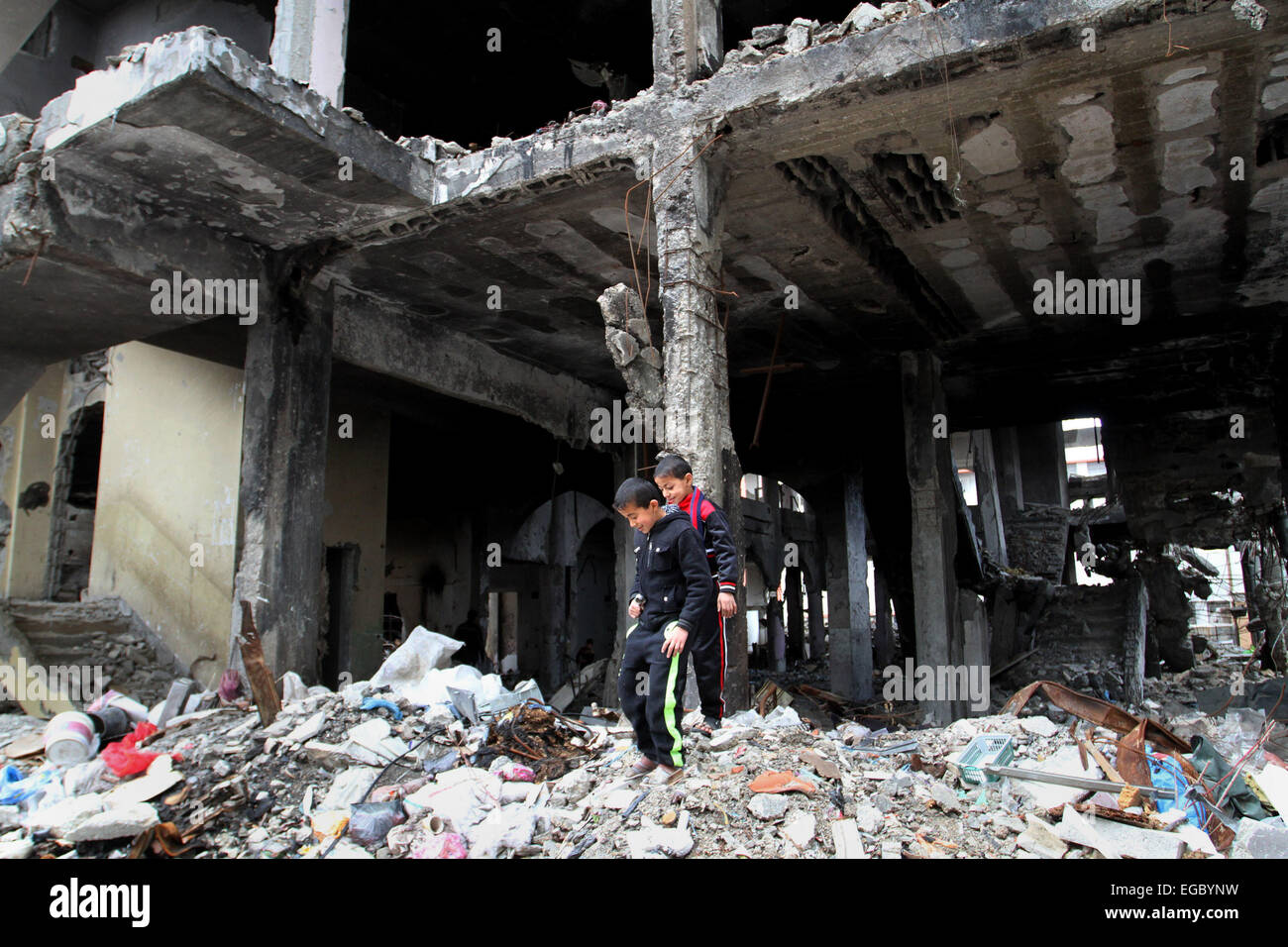 War destoryed homes hi-res stock photography and images - Alamy