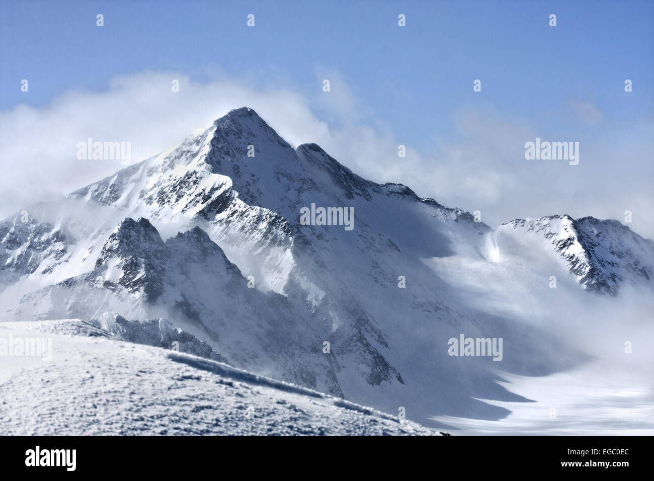 Windy alps hi-res stock photography and images - Alamy