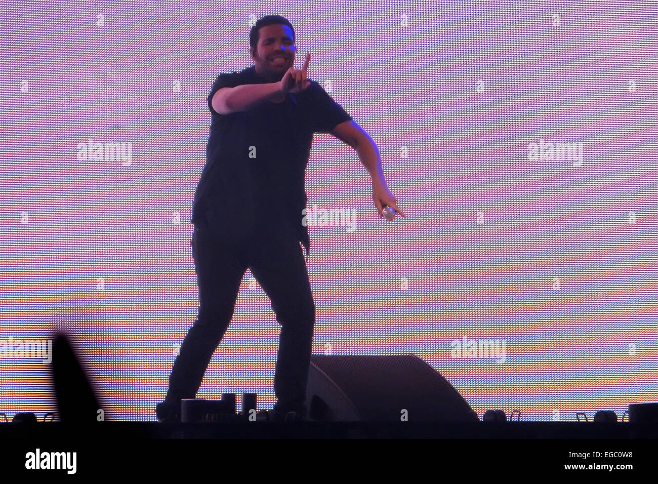 The Drake vs Lil Wayne battle concert, held at the legendary Forest ...