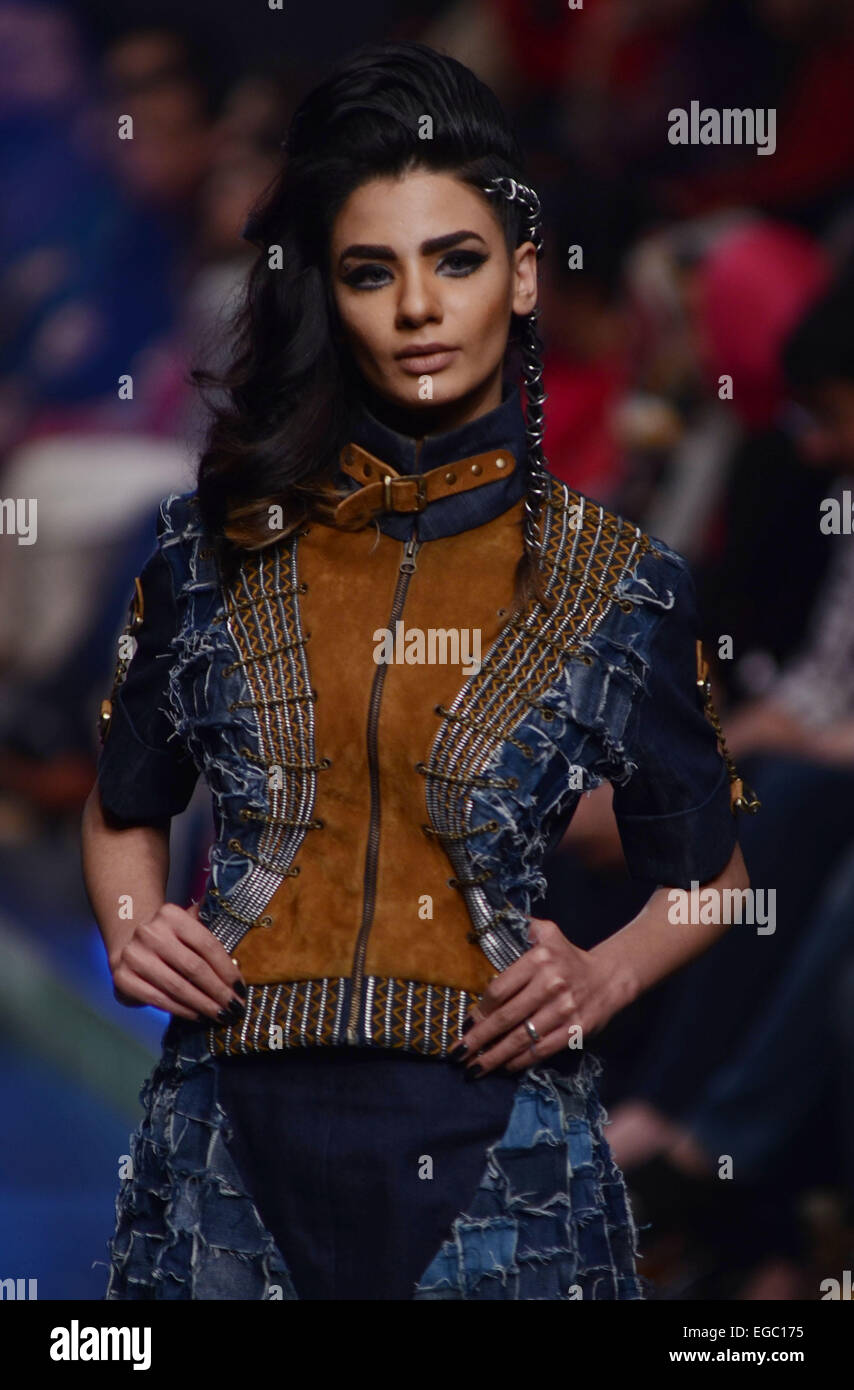 Pakistani models ramp walk - gamenaxre