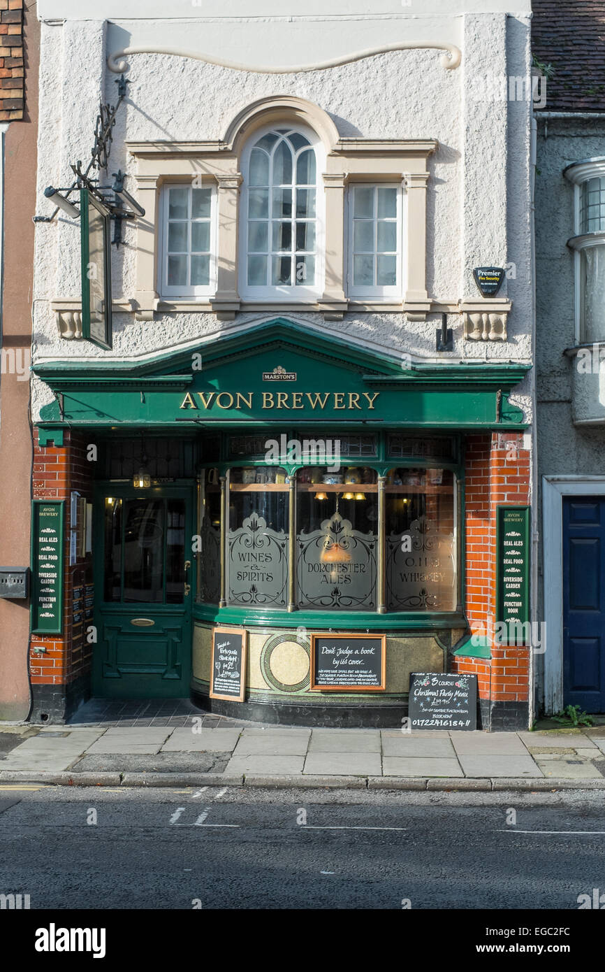 Avon Brewery Pub old traditional pub in Salisbury Stock Photo - Alamy