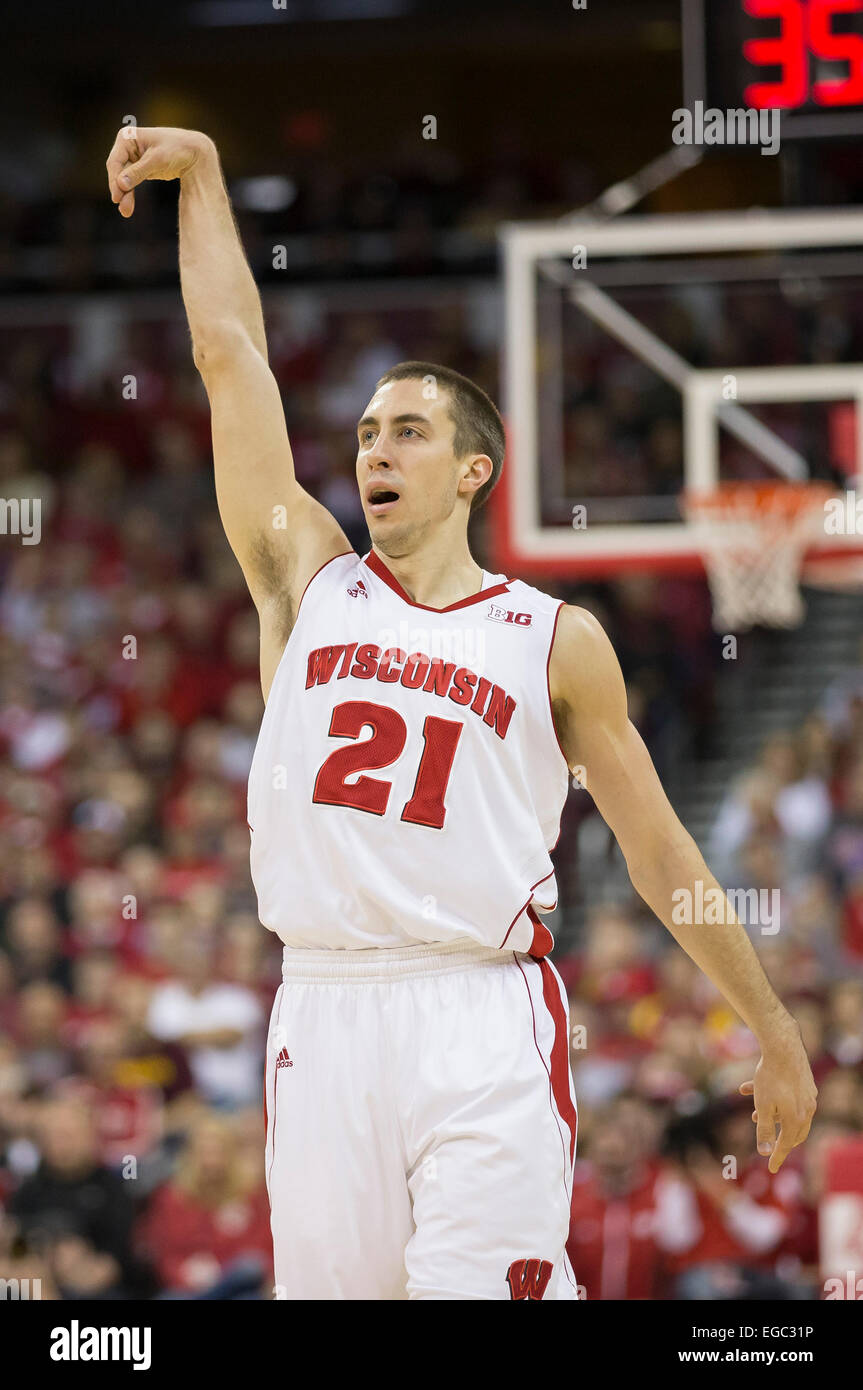February 21, 2015: Wisconsin Badgers guard Josh Gasser #21 shoots a 3pt ...
