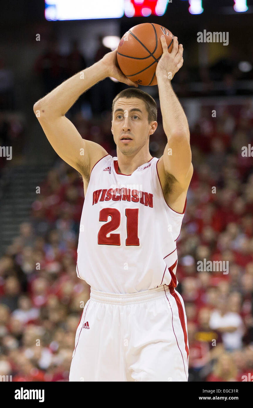 February 21, 2015: Wisconsin Badgers guard Josh Gasser #21 looks to ...