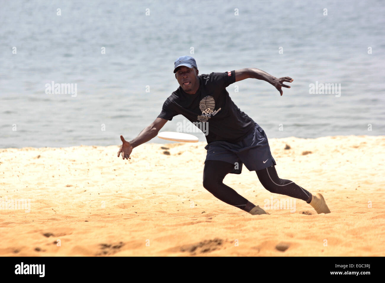 Ultimate frisbee catch hi-res stock photography and images - Alamy