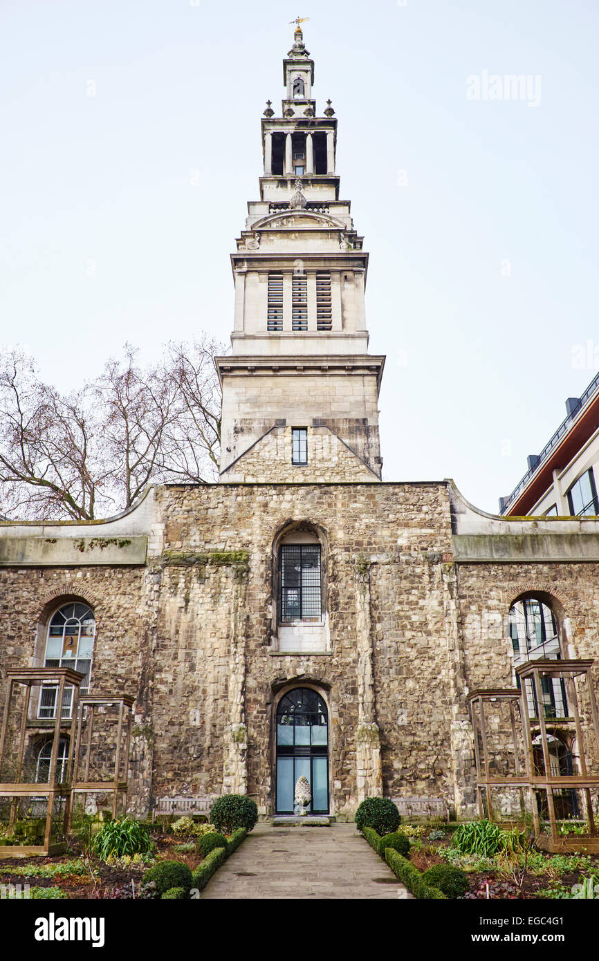Christchurch Greyfriars Rose Garden, Greyfriars Passage London UK Stock ...