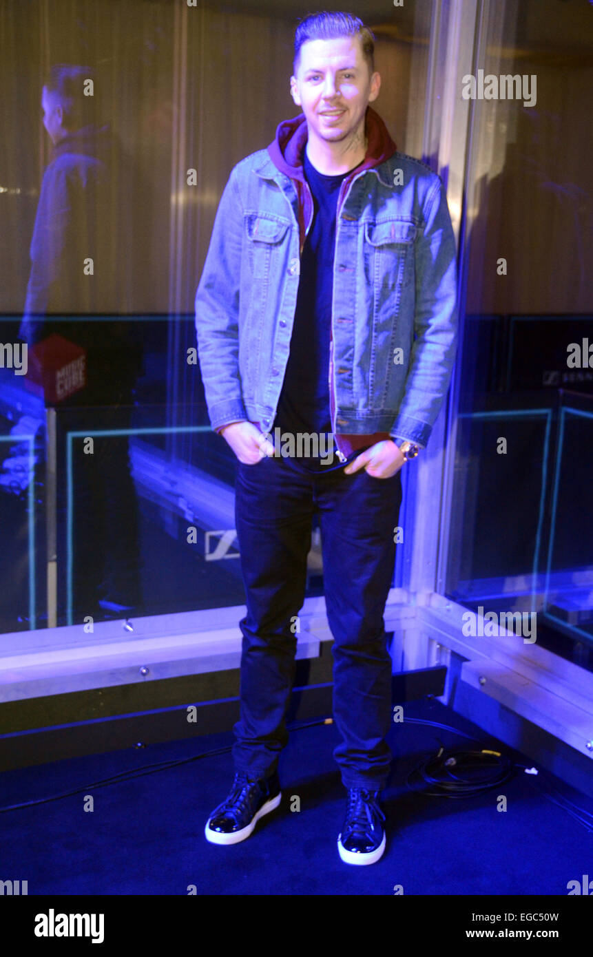 October london rapper performing hi-res stock photography and images ...