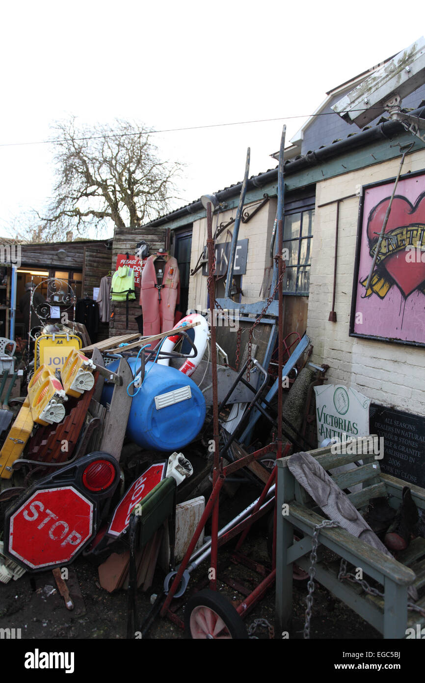 Junk shops hi-res stock photography and images - Alamy
