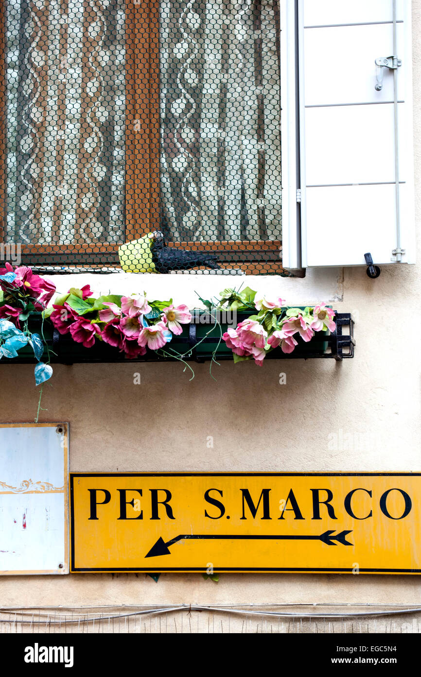 Venice signs hi-res stock photography and images - Alamy