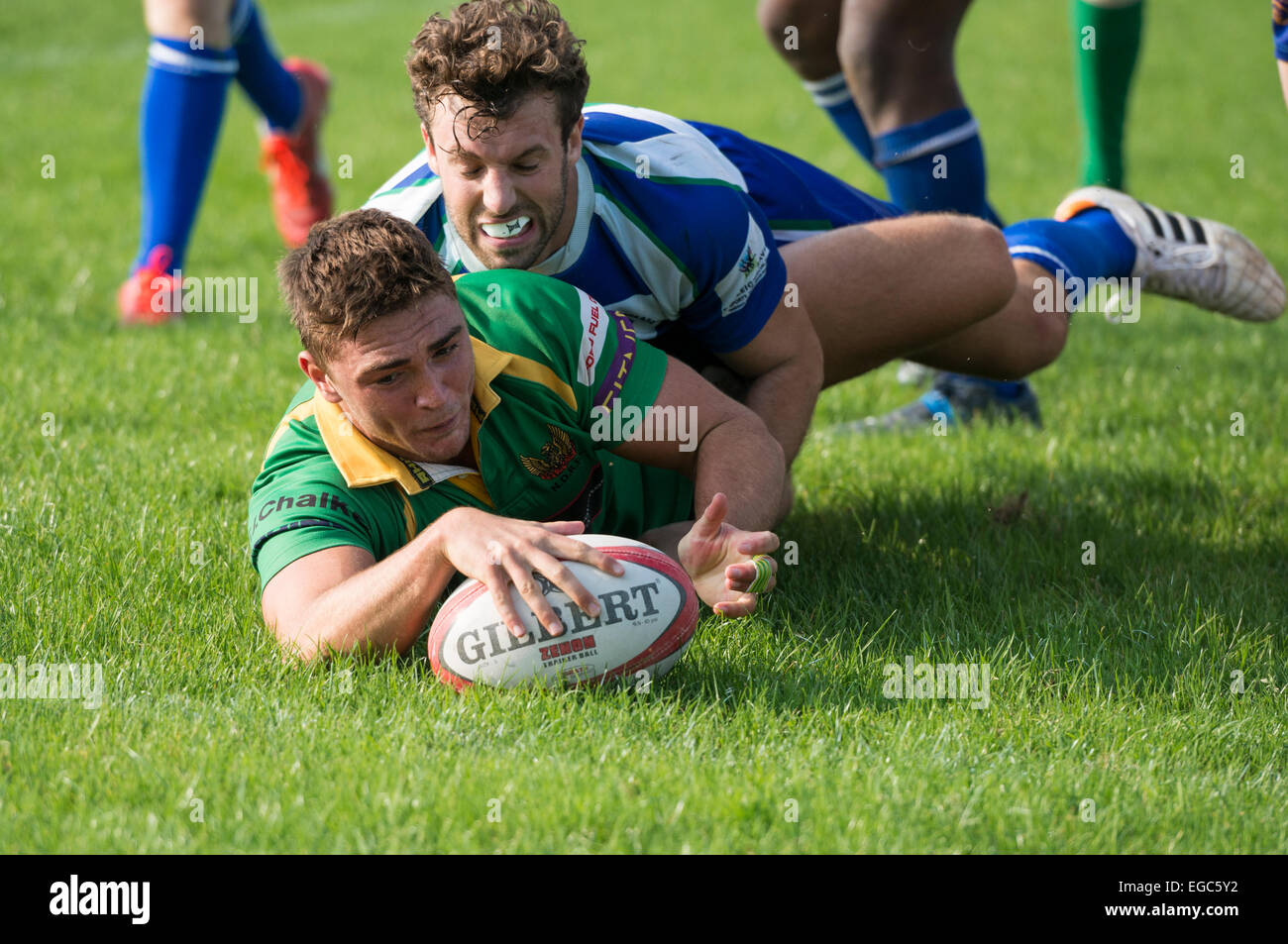 NDRFC Rugby player scoring try Stock Photo - Alamy