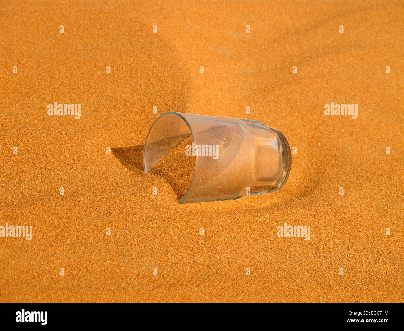 Red sand "Arabian desert" near Riyadh, Saudi Arabia Stock Photo - Alamy