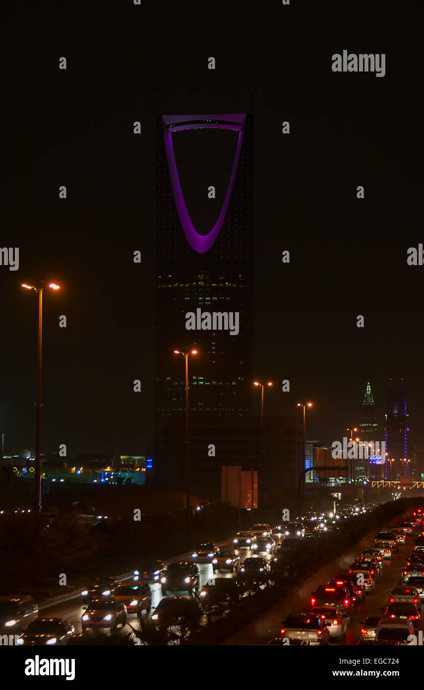 RIYADH - DECEMBER 22: Kingdom tower on December 22, 2009 in Riyadh ...