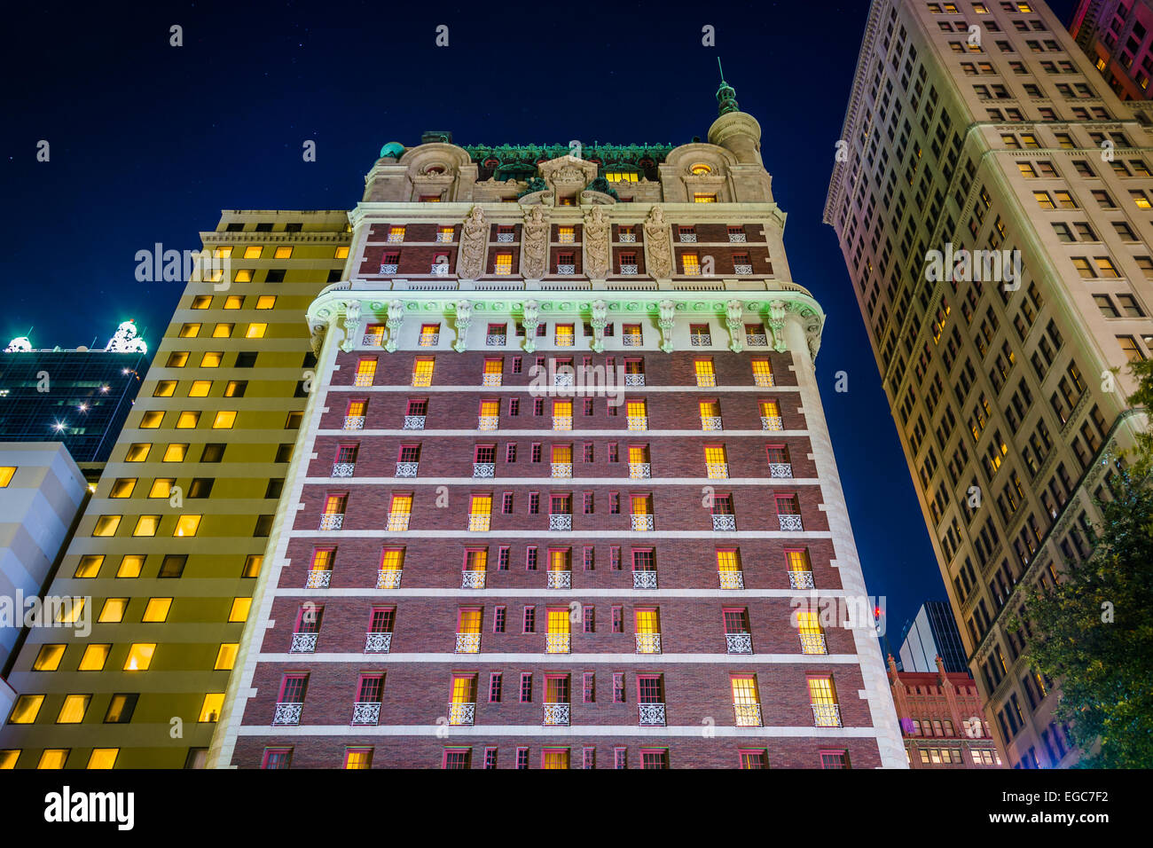 Night in downtown dallas hi-res stock photography and images - Alamy