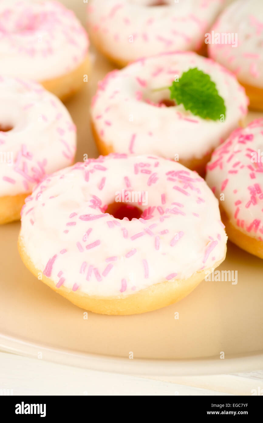 White sprinkle donut hi-res stock photography and images - Alamy