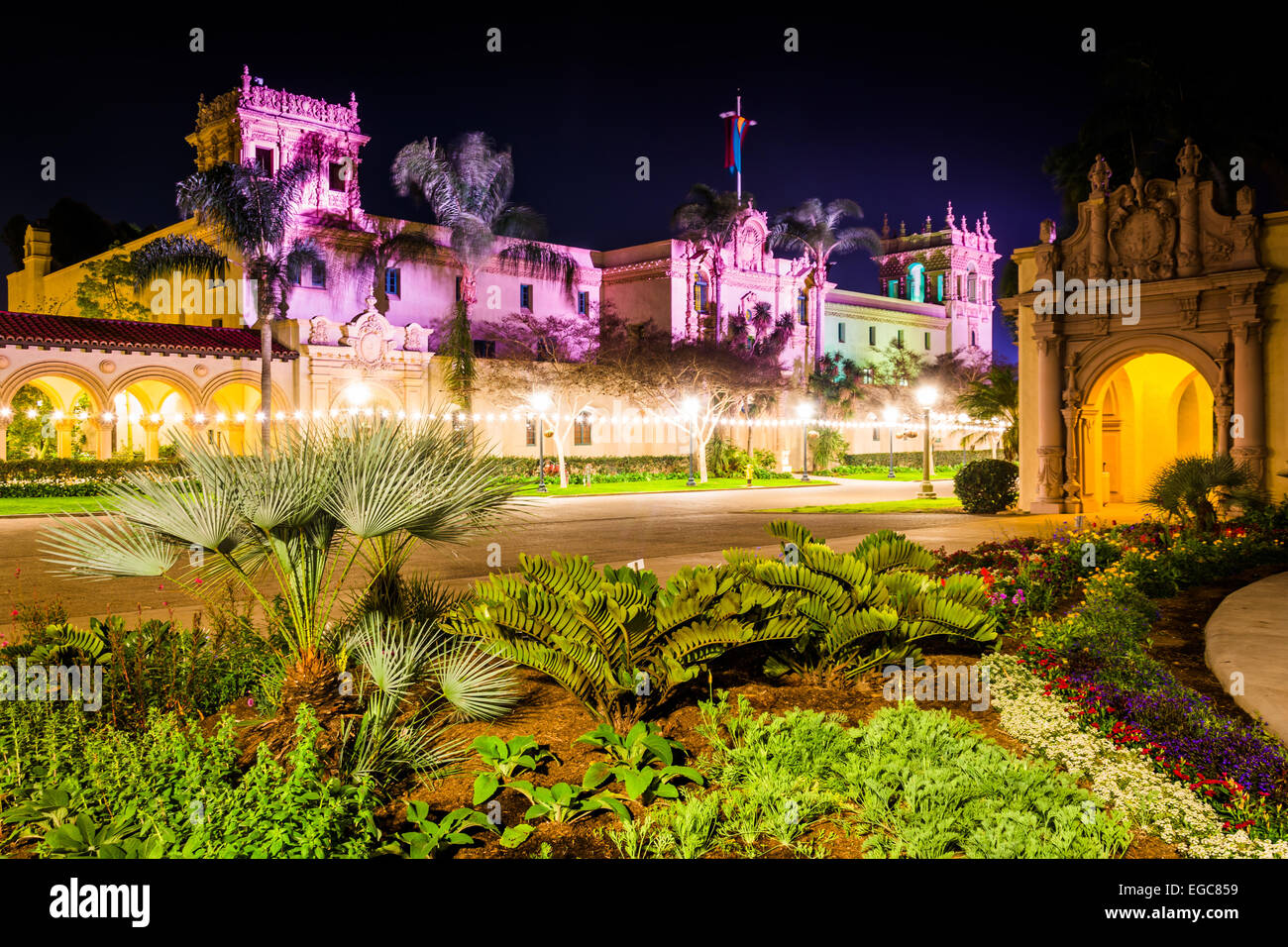 Garden and the Prado Restaurant at night, in Balboa Park, San Diego ...