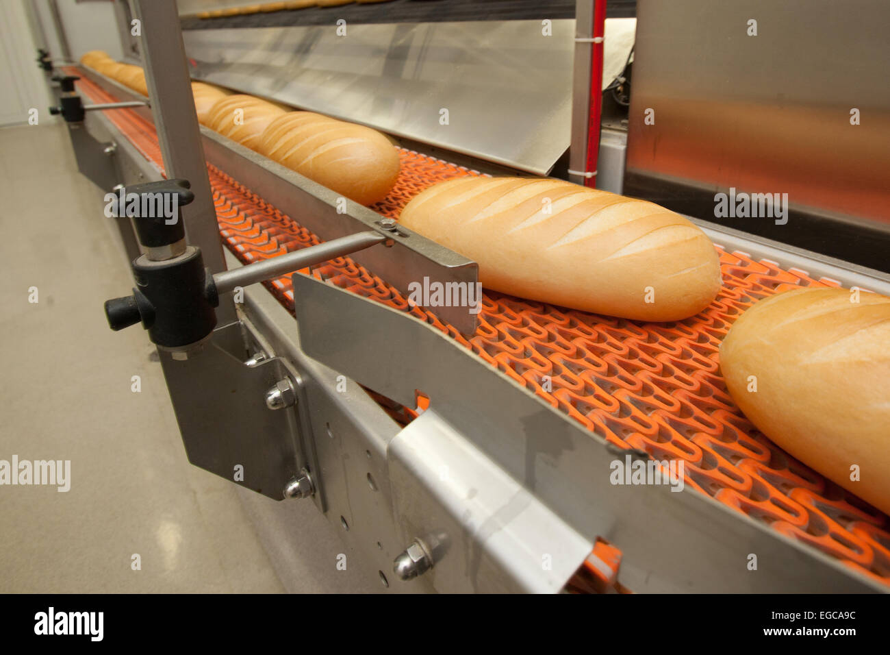 Wrapping bread hi-res stock photography and images - Alamy