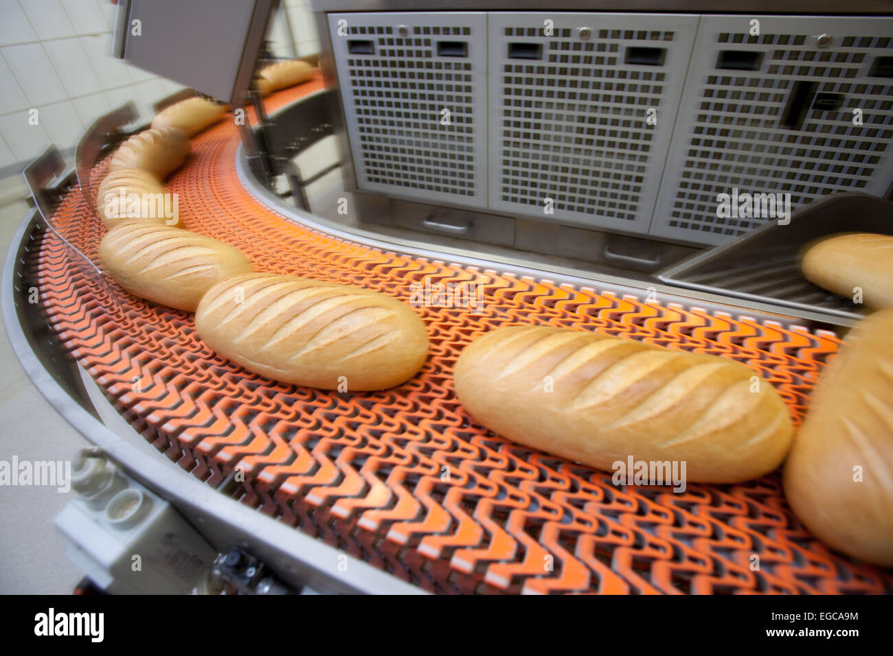 Bread bakery food factory. White bread. loaf Stock Photo - Alamy