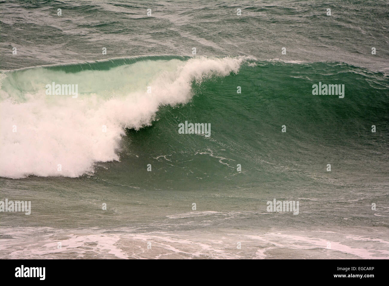 Wave breaking in the ocean hi-res stock photography and images - Alamy