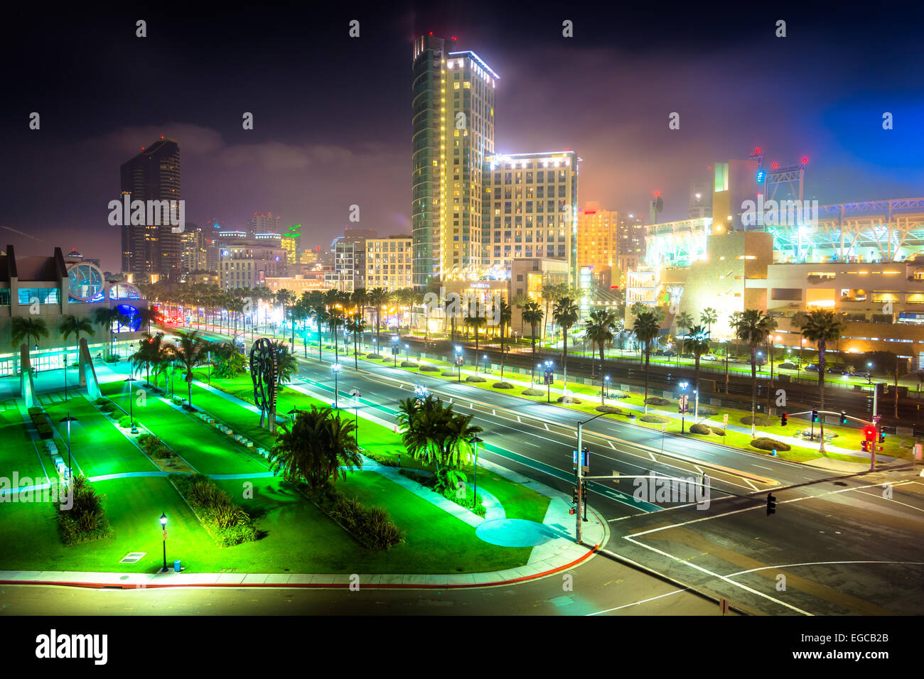 View harbor drive skyscrapers hi-res stock photography and images - Alamy