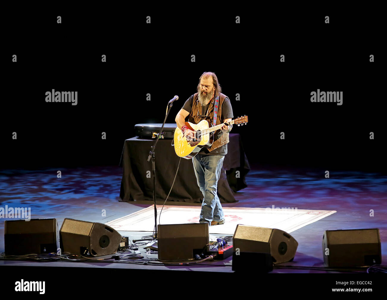 Steve Earle performing at Echo Arena Liverpool Featuring: Steve Earle ...