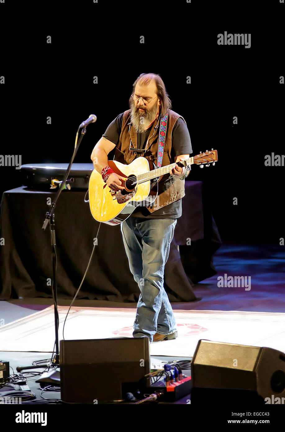 Steve Earle performing at Echo Arena Liverpool Featuring: Steve Earle ...