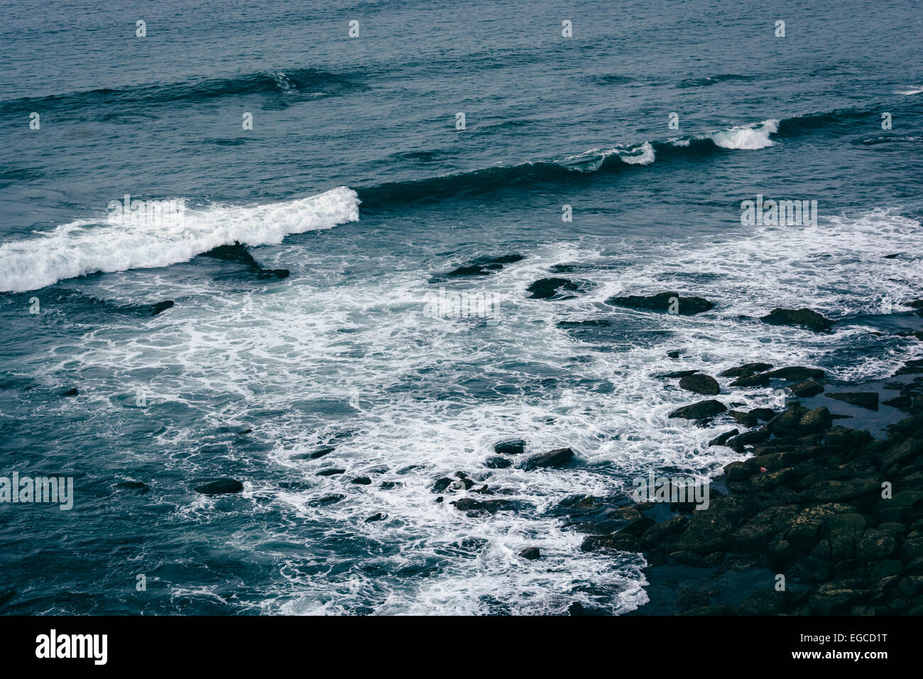 Waves and rocks in the Pacific Ocean in La Jolla, California Stock ...