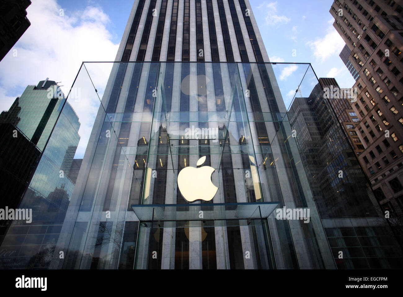 The Apple Logo, on the glass fronted Apple Store, surrounded by the ...