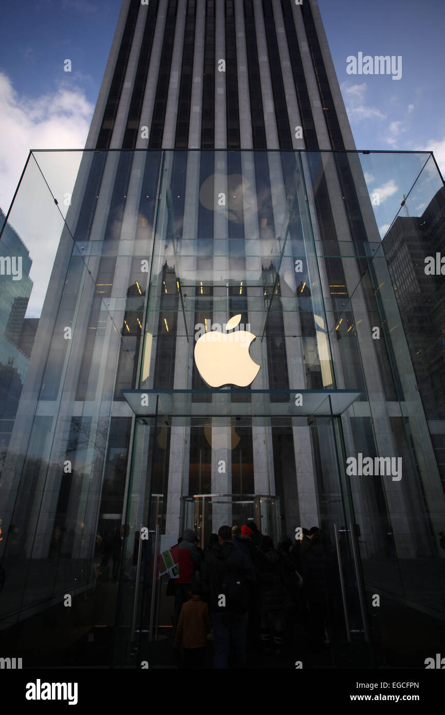 The Apple Logo, on the glass fronted Apple Store, surrounded by the ...