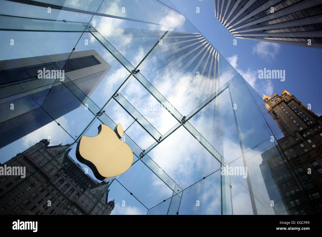 The Apple Logo, on the glass fronted Apple Store, surrounded by the ...