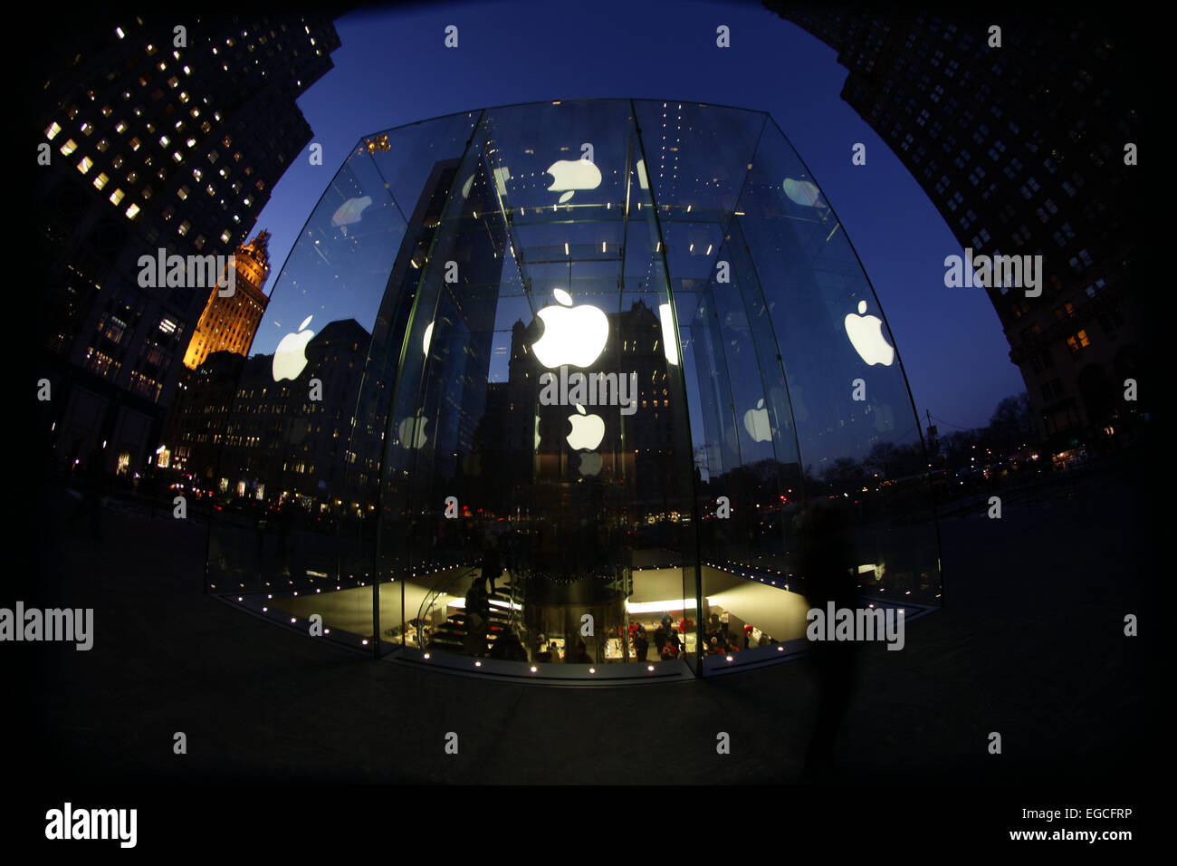 The Apple Logo, on the glass fronted Apple Store, surrounded by the ...