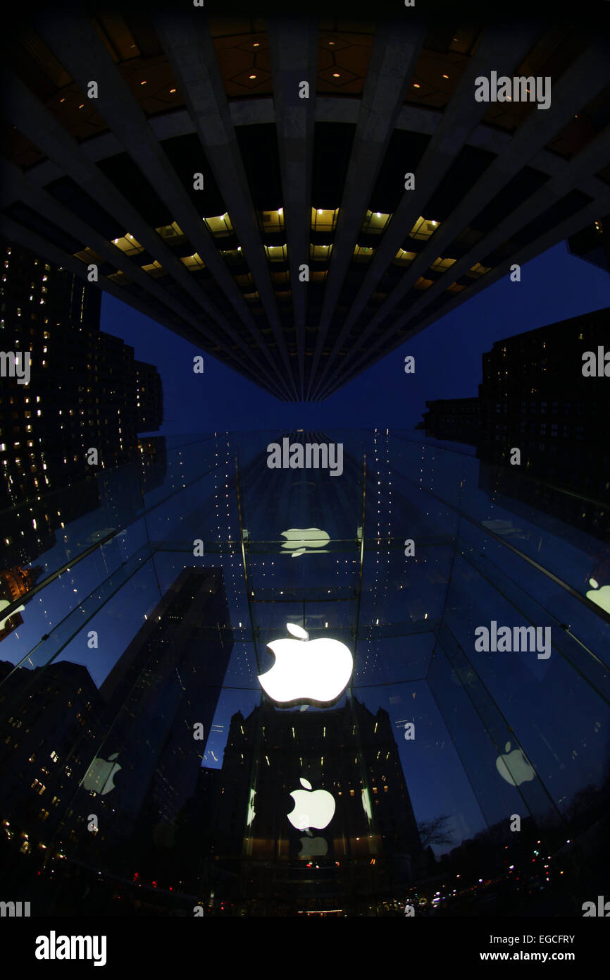 The Apple Logo, on the glass fronted Apple Store, surrounded by the ...