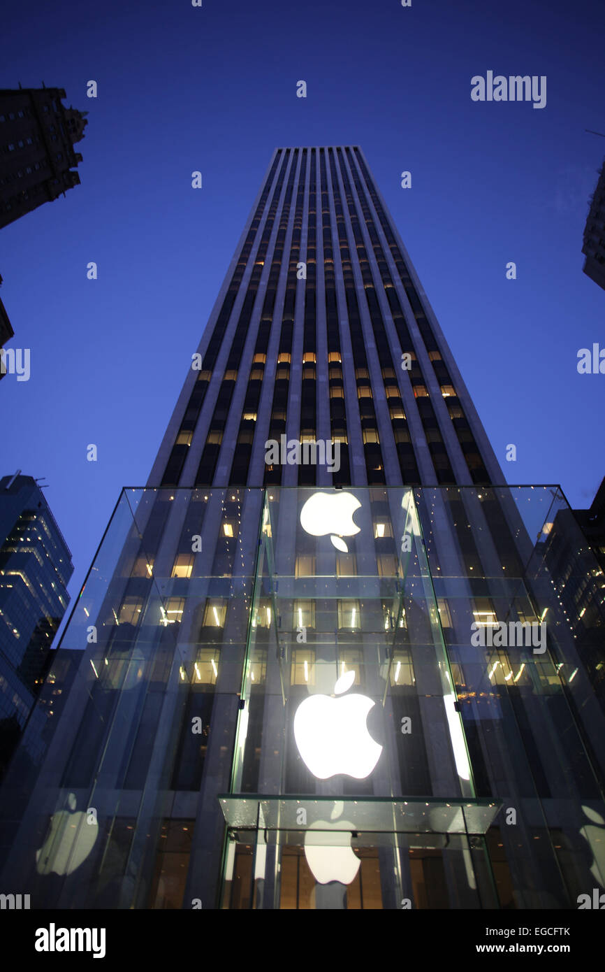 The Apple Logo, on the glass fronted Apple Store, surrounded by the ...