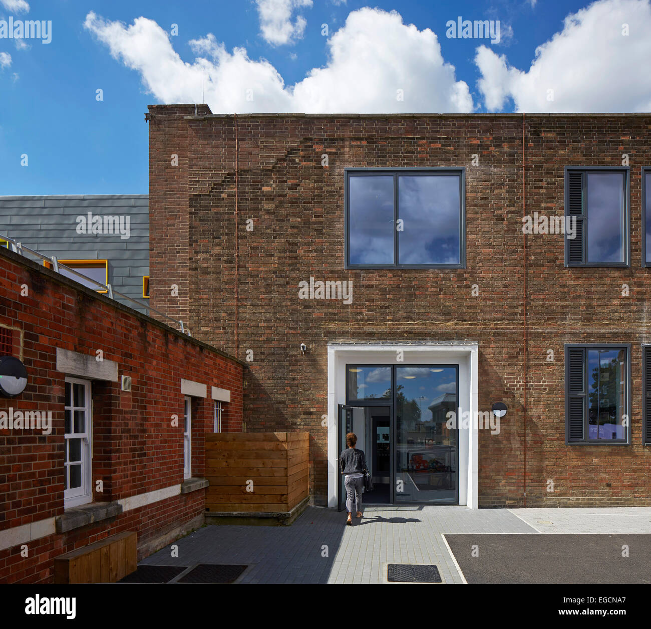 Robert Fitzroy Academy, Croyden, United Kingdom. Architect: Architype ...