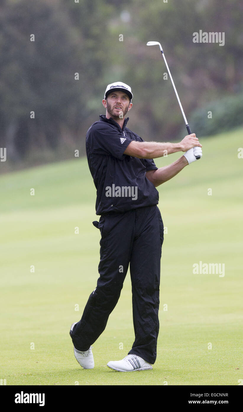 Los Angeles, California, USA. 22nd Feb, 2015. Dustin Johnson plays in ...