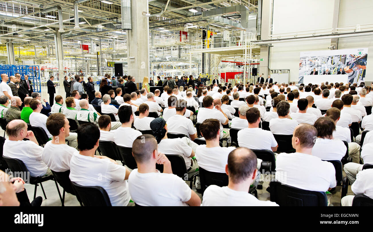 employees of Skoda Auto factory Stock Photo - Alamy