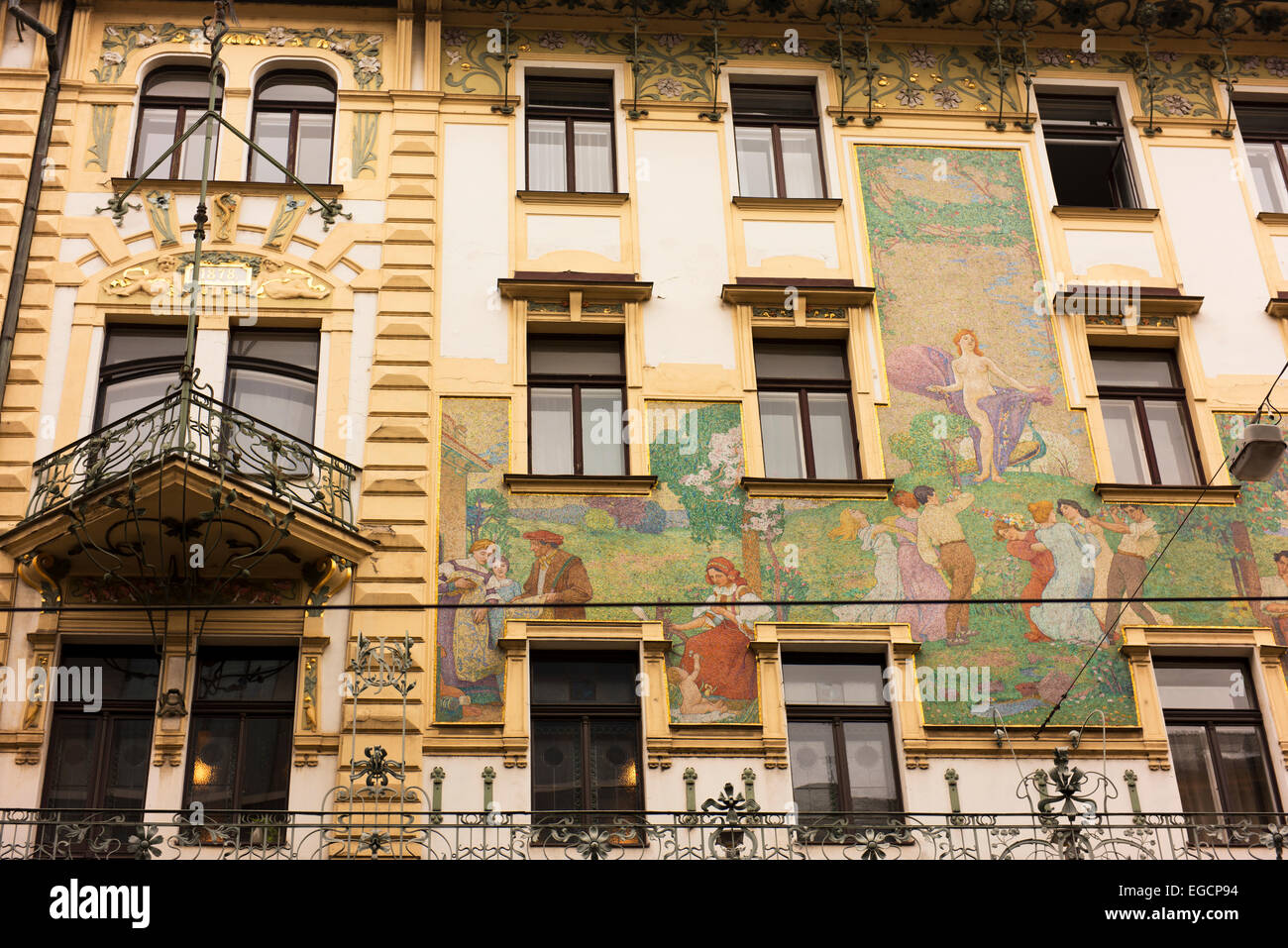 Mosaic on building hi-res stock photography and images - Alamy