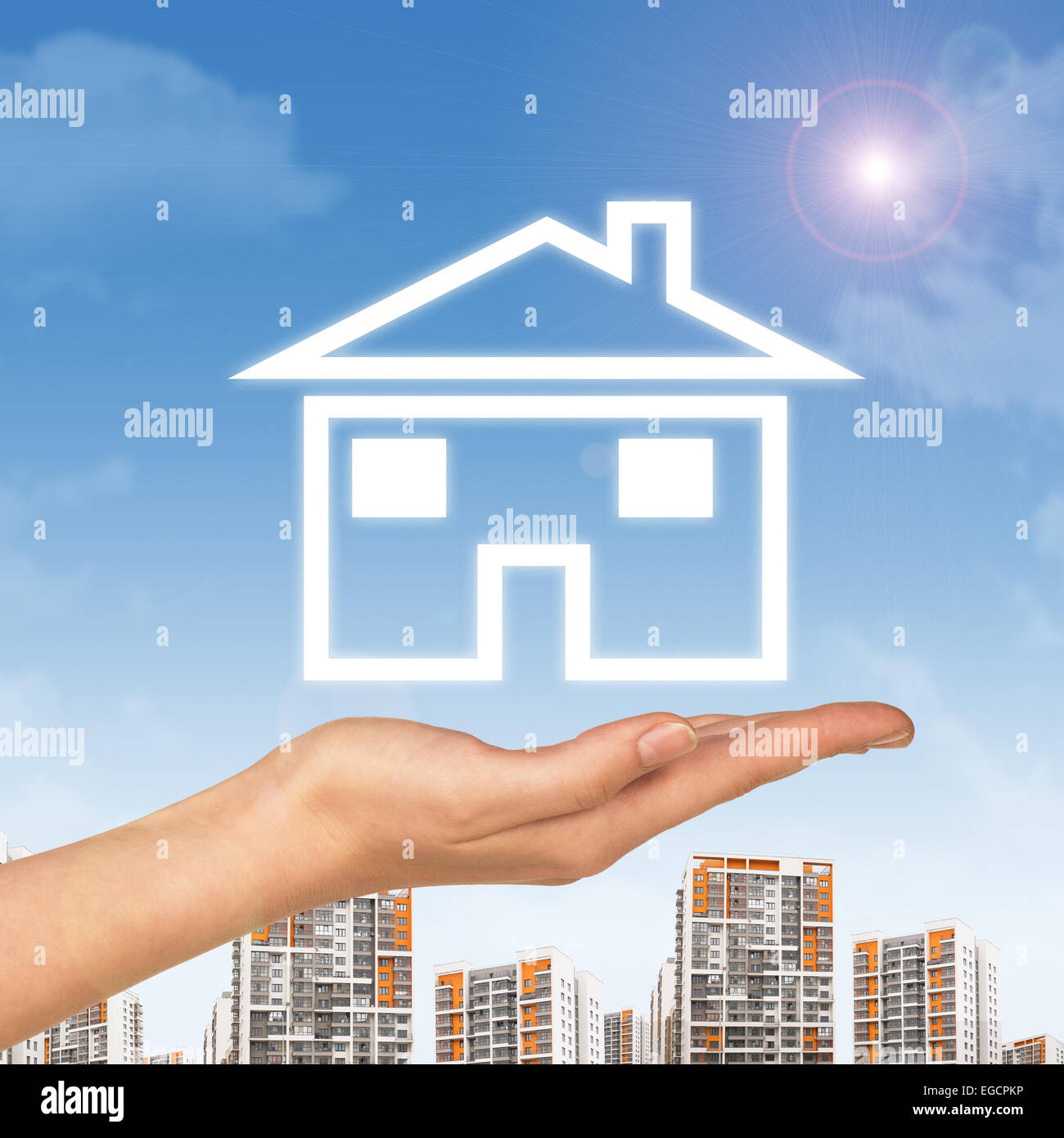 Female hand holding house hi-res stock photography and images - Alamy