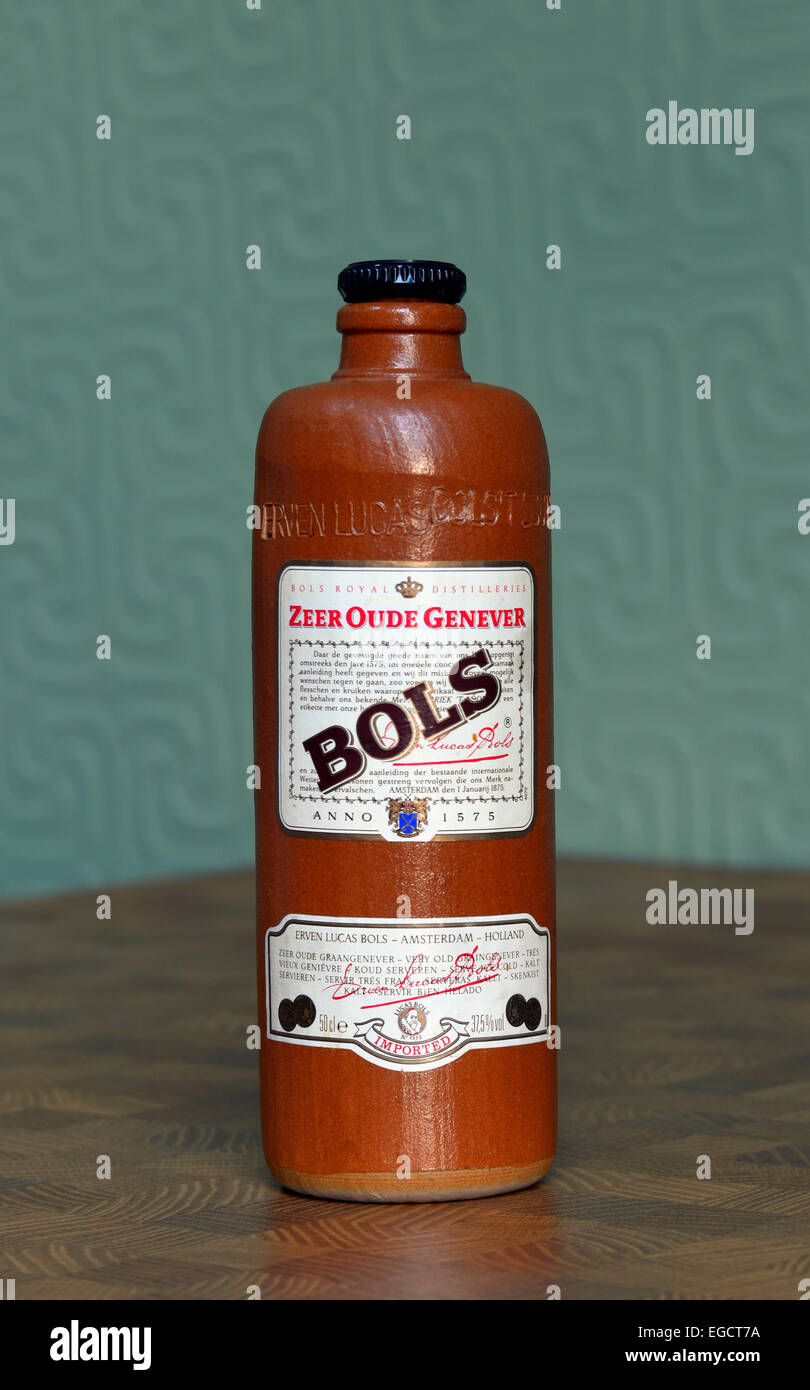 Bols Zeer Oude Genever in clay bottle Stock Photo - Alamy