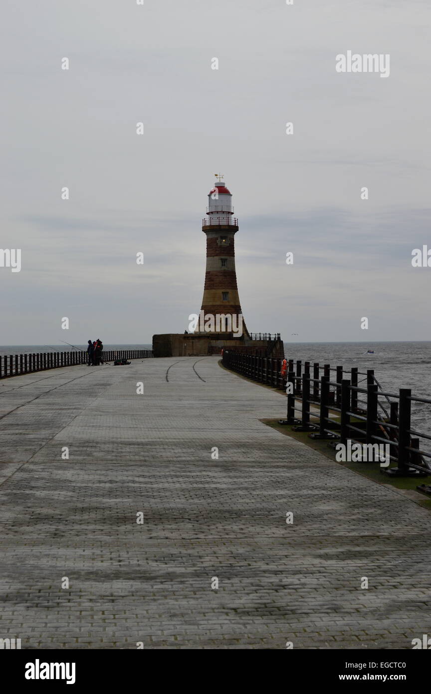Roker pier on a cold winters day Stock Photo - Alamy
