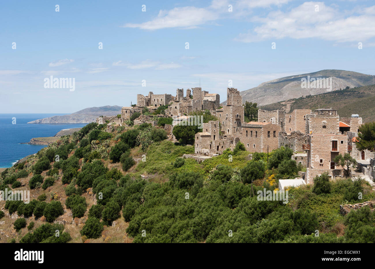 Mani greece tower house hi-res stock photography and images - Alamy