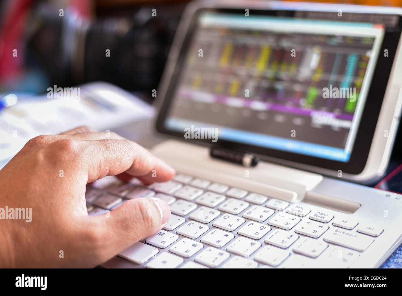 Stock status hi-res stock photography and images - Alamy