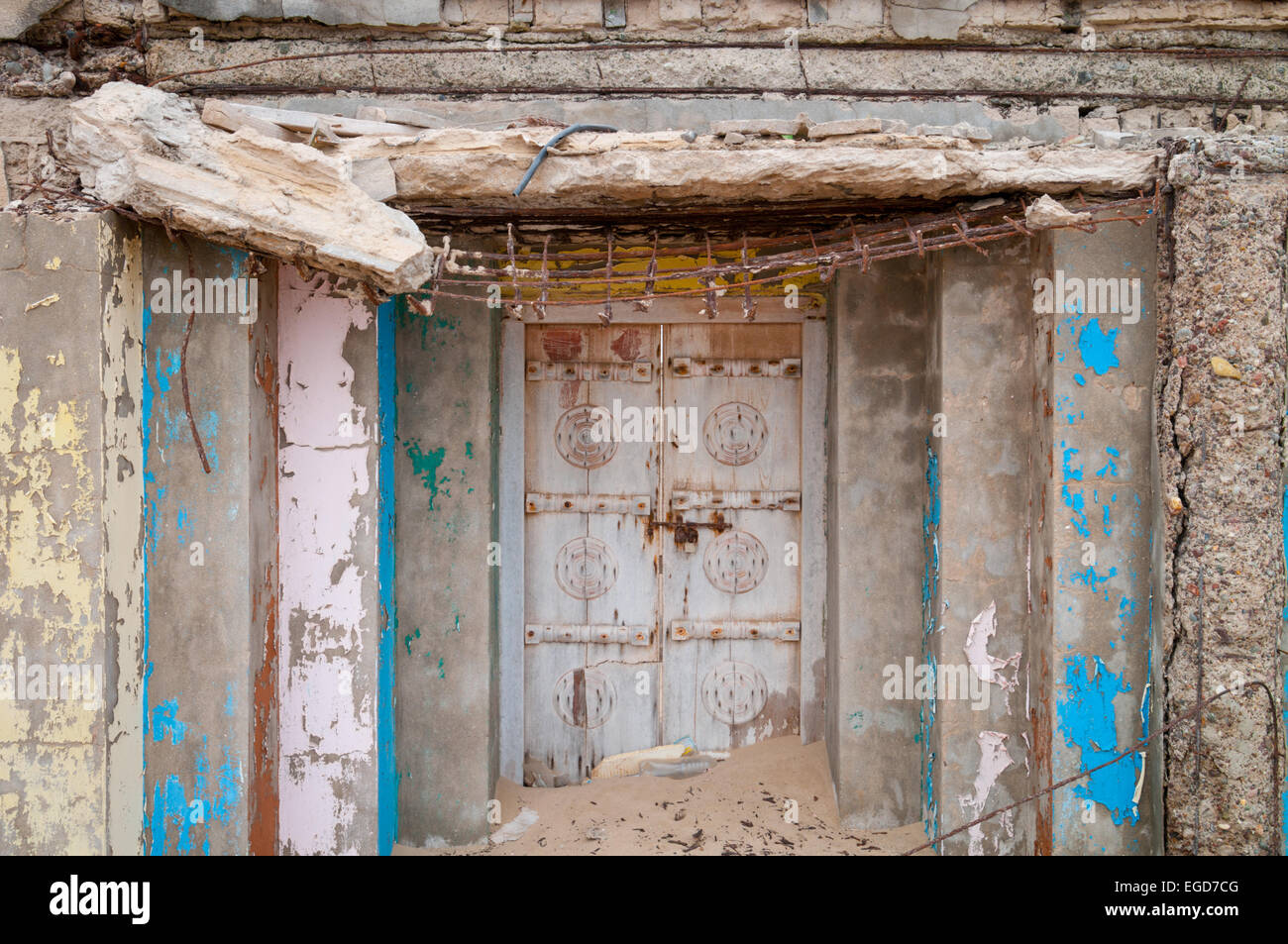 Houses destroyed by cyclone on the east coast of Oman Stock Photo - Alamy